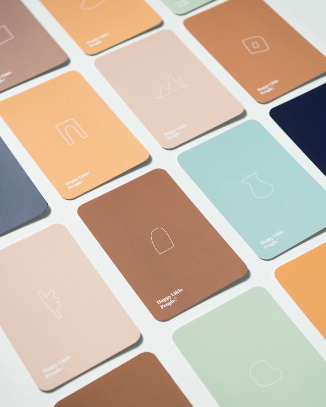 Happy Little People || mini minimalists